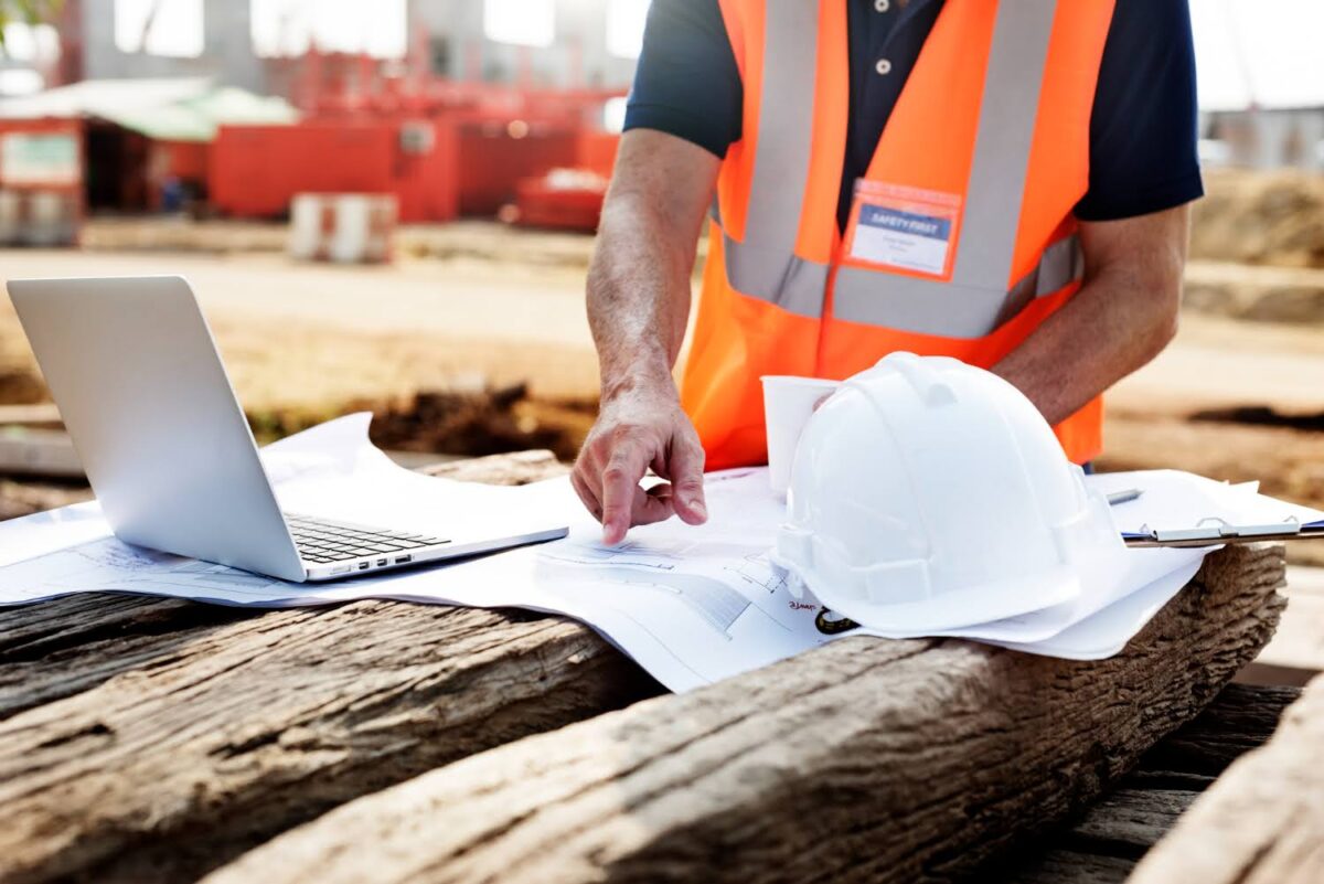 Optimizing Commercial Construction with HCSS HeavyJob Software